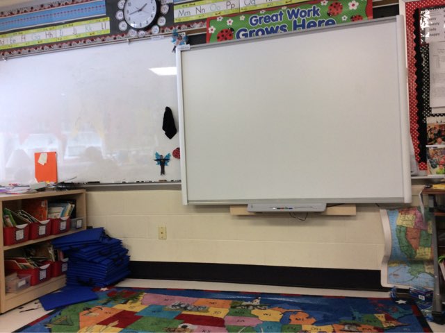 I Spy A Classroom Free Games online for kids in Nursery by Cathy davis